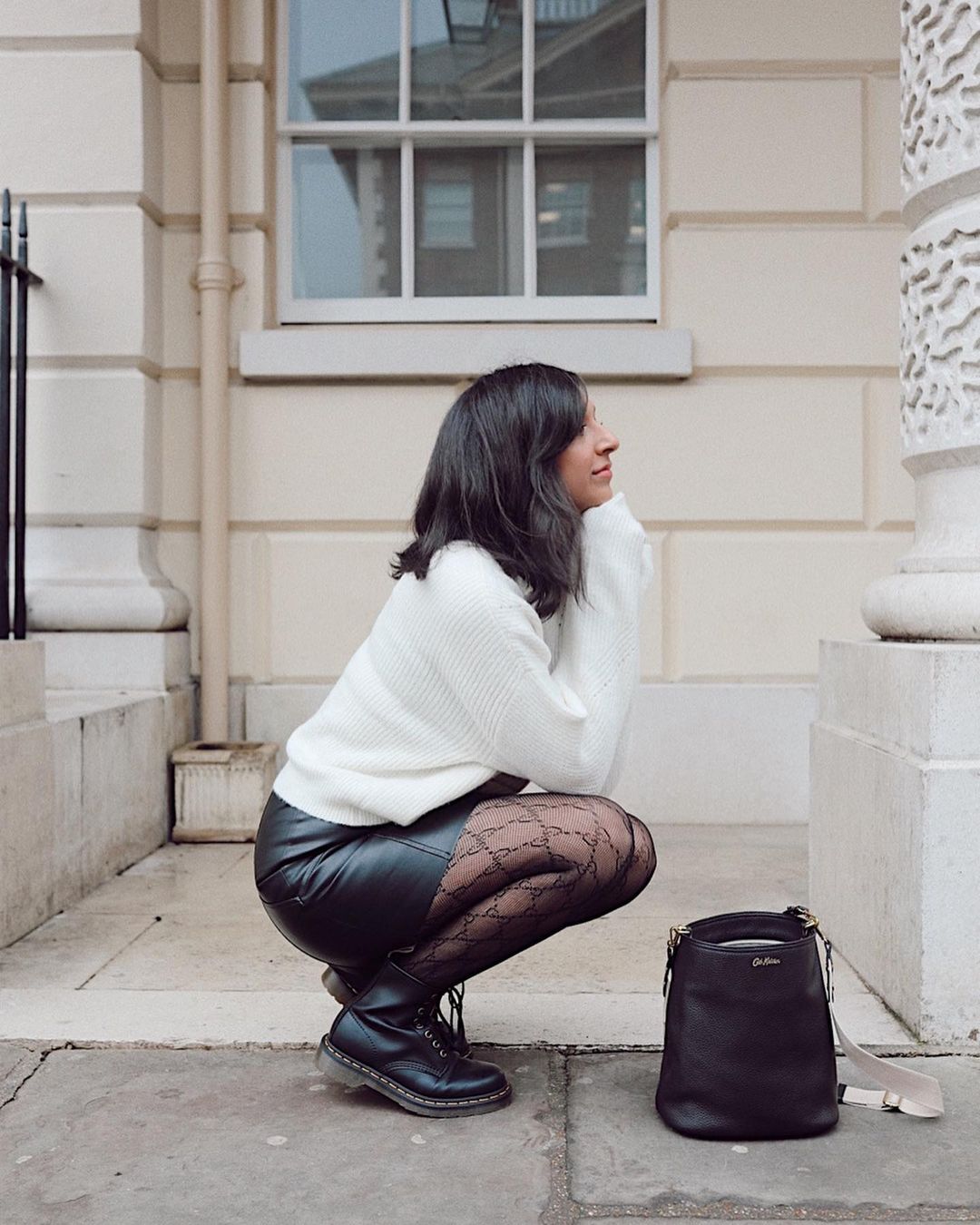 47 Instagram Poses Ideas for Cute Photos - Cappuccino and Fashion